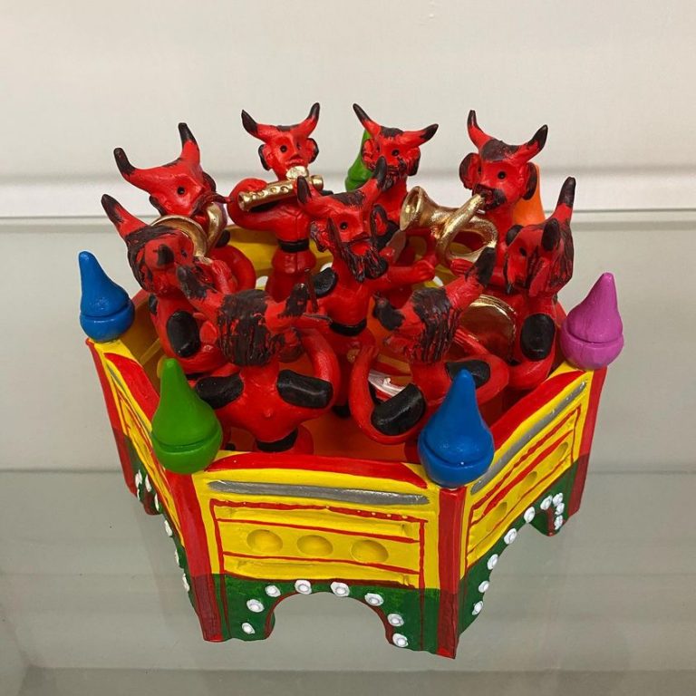 Coreto Pequeno S/Coberto com Diabos – Irmãos Baraça